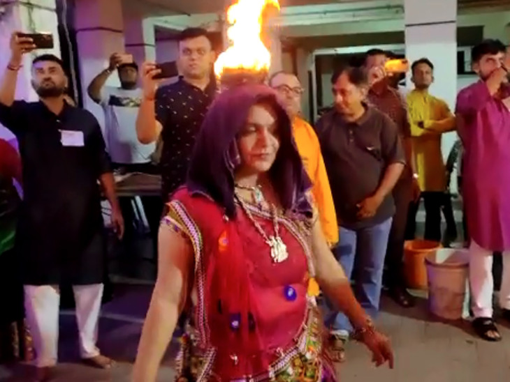 Among the modern garba of Surat, society has retained the traditional ...