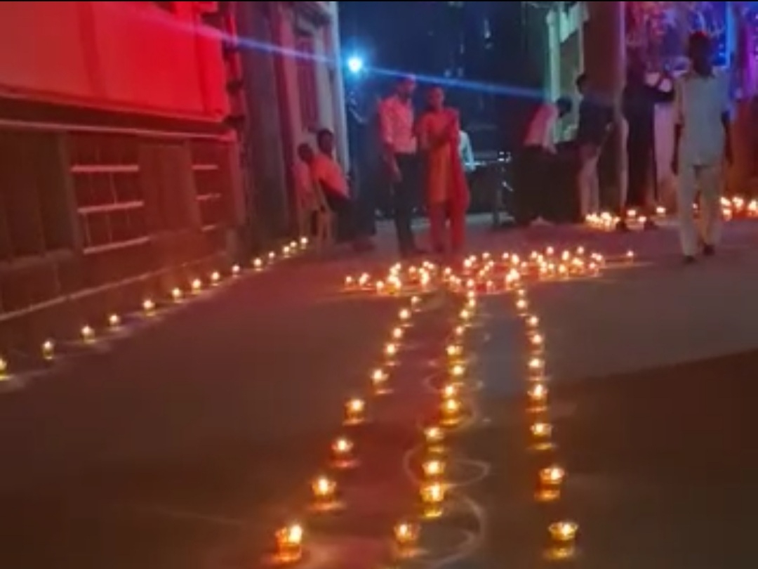 The temple of Samudri Mataji was decorated with 1000 lamps. | ખંભાત એક ...