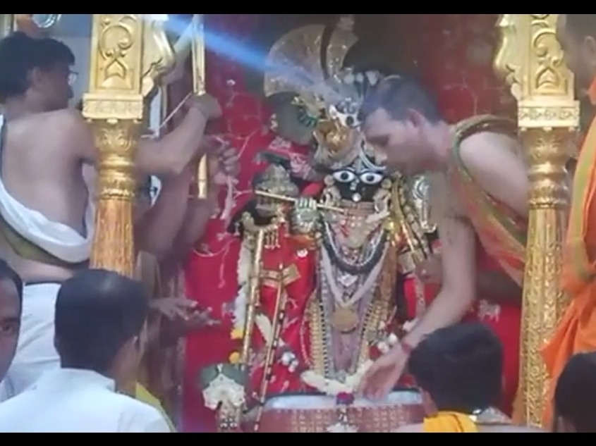 Shastra Pooja was held at Ranchhodraiji temple in Dakor, a legendary ...