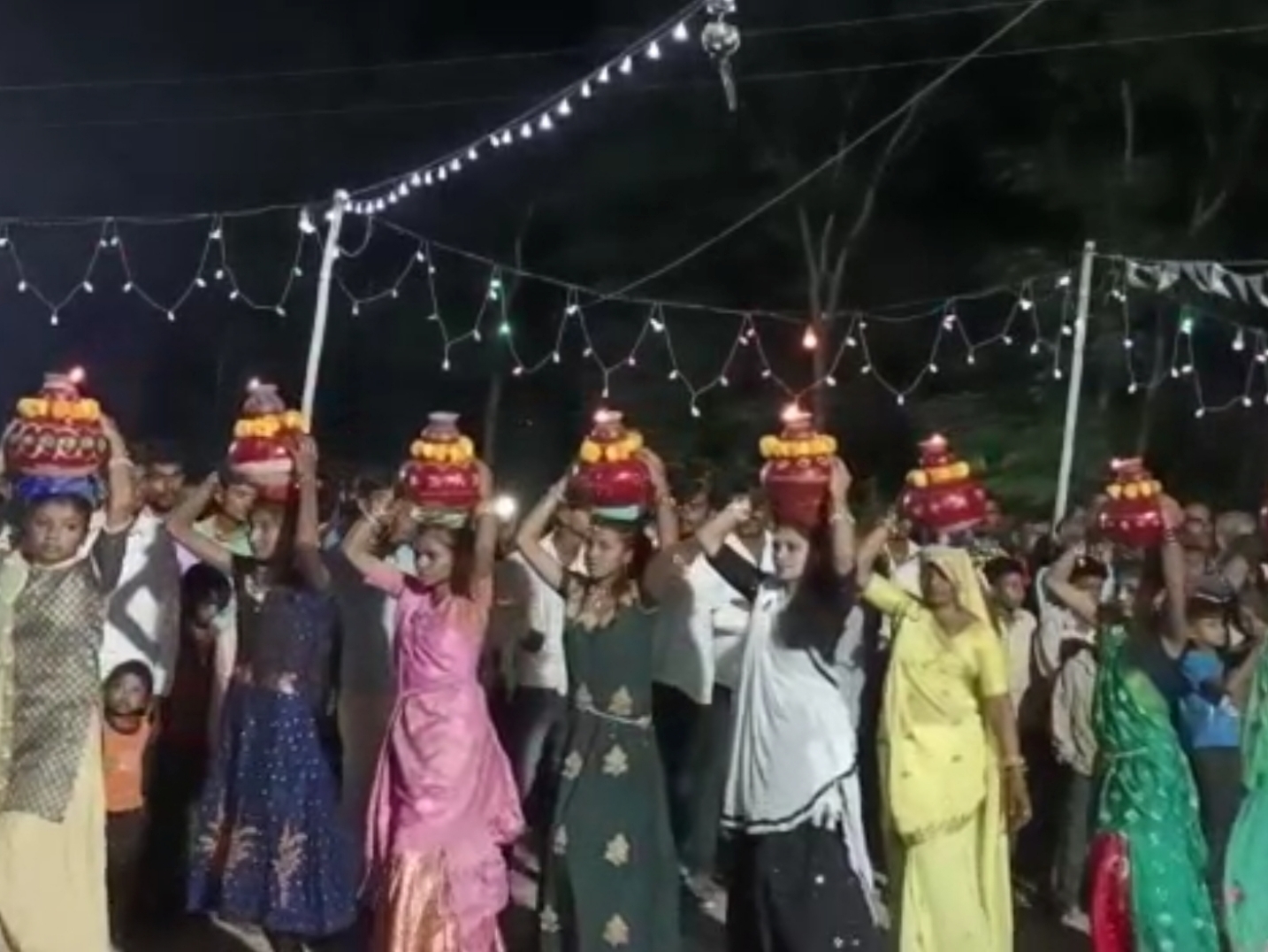 Devotional glorification of Mataji in Aravalli; Devotees wandered ...