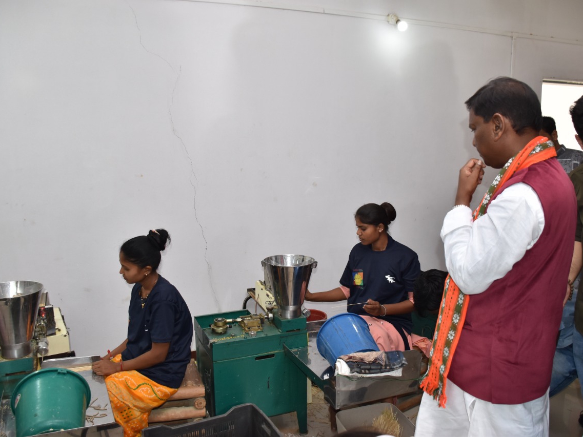Union Tribal Affairs Minister Arjun Munda visited Tilakwada; Monitored ...