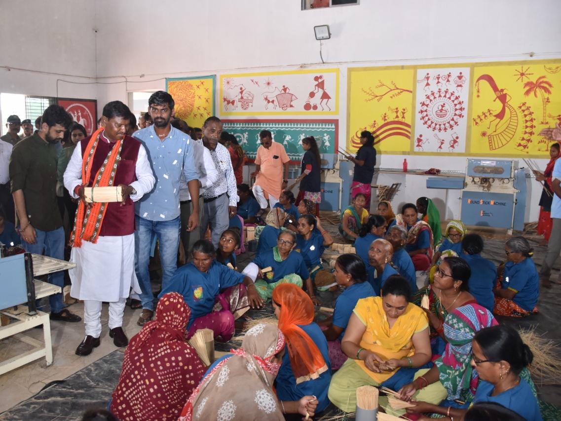 Union Tribal Affairs Minister Arjun Munda visited Tilakwada; Monitored ...