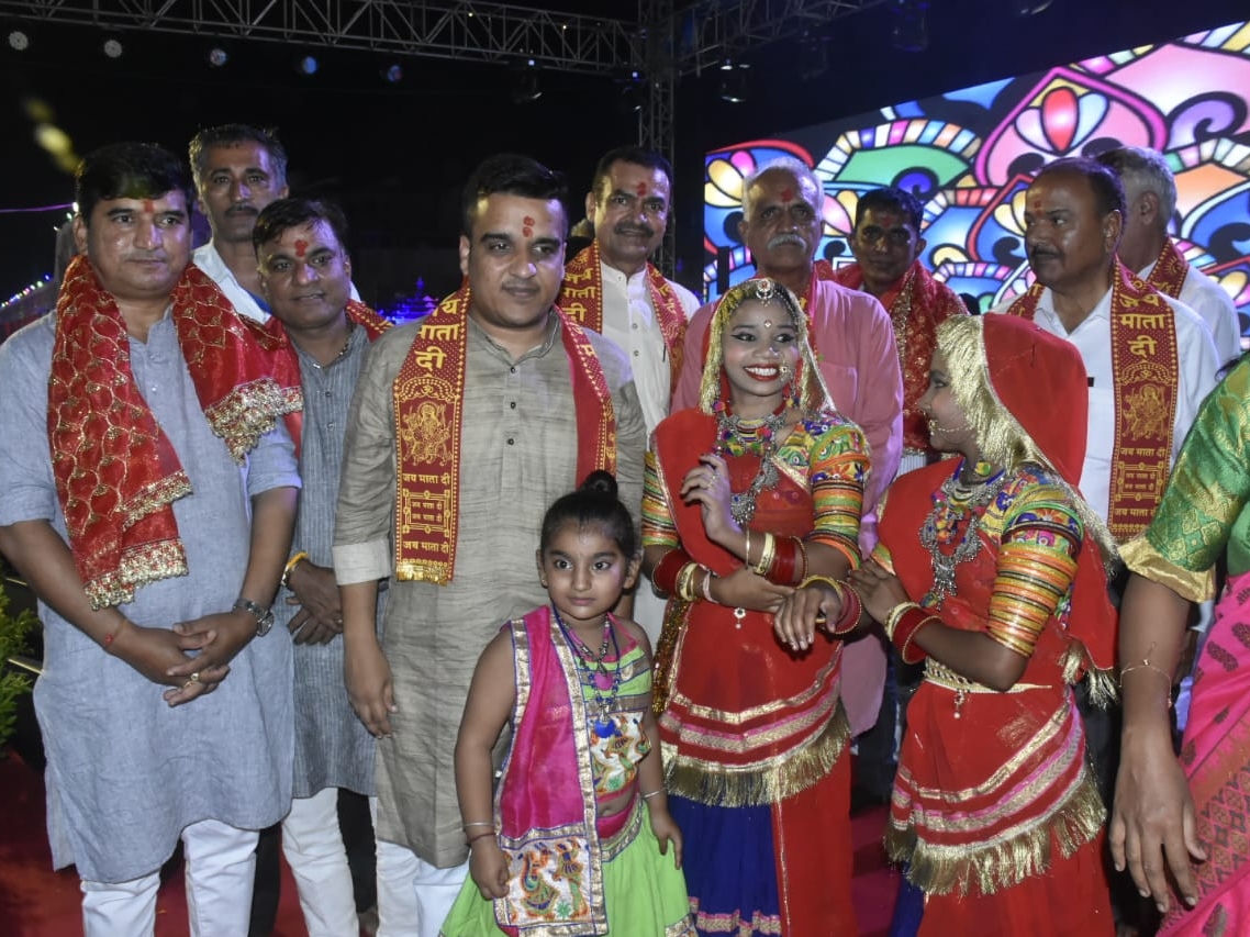 Mahaarti with 30 thousand lamps at Ambaji Temple; Thousands of Mai ...