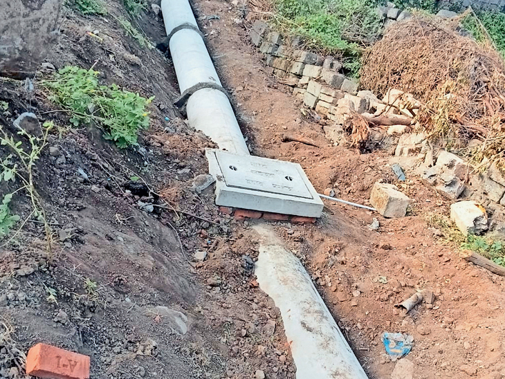 Datrana village accused of laying reject pipe in underground sewer work ...