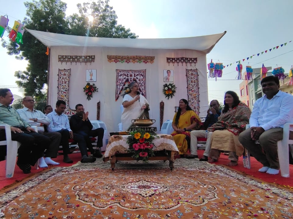 Didiji of the Swadhyaya family inaugurated the 'P.P. Pandurang Shastri ...