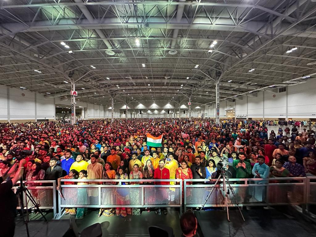 Atul Purohit's garba razzle-dazzle at Toronto's Enercare Event Centre ...