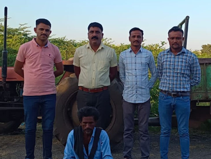 The tractor driver who hit the bike near Bherai and killed the youth was caught | ઝડપાયો: ભેરાઇ ...