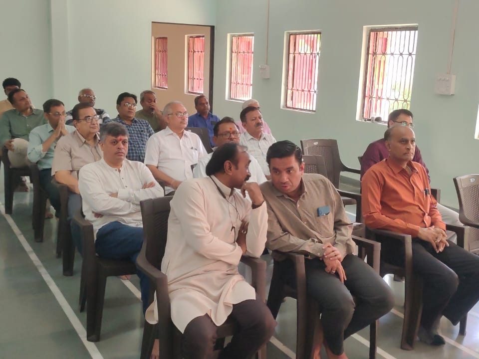 A think tank was organized by Rashtriya Sevak Sangh in Bharuch | વિચાર ...