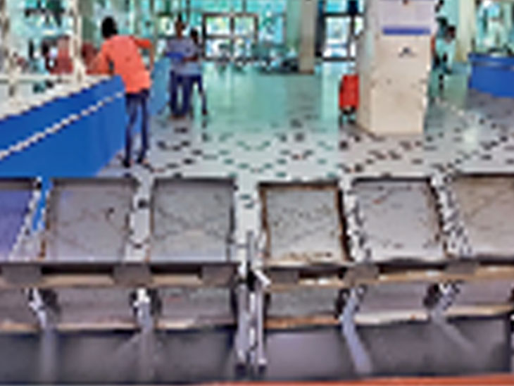 At Sola Civil Hospital, patients are evacuated from OPD, locked doctors ...