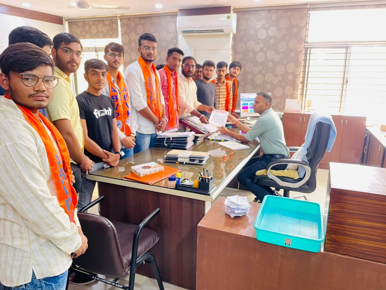 મોરબીમાં બી.એડના અંતિમ વર્ષના વિદ્યાર્થીઓને ટેટ 1-2 પરીક્ષાને લાયક ... મોરબીમાં બી.એડના અંતિમ વર્ષના વિદ્યાર્થીઓને ટેટ 1-2 પરીક્ષાને લાયક ...