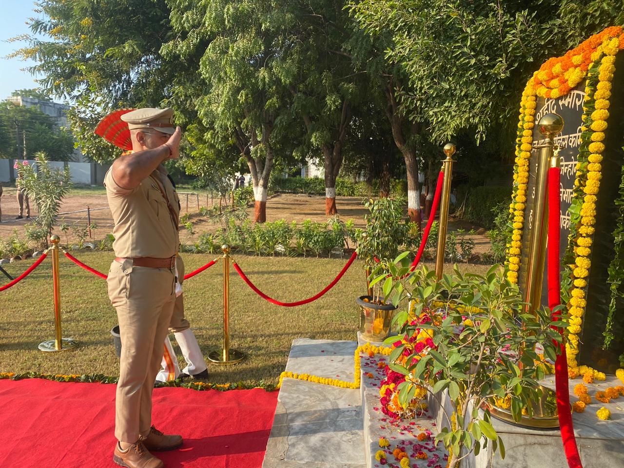 In Patan, the police chief paid tribute by offering flowers at the ...