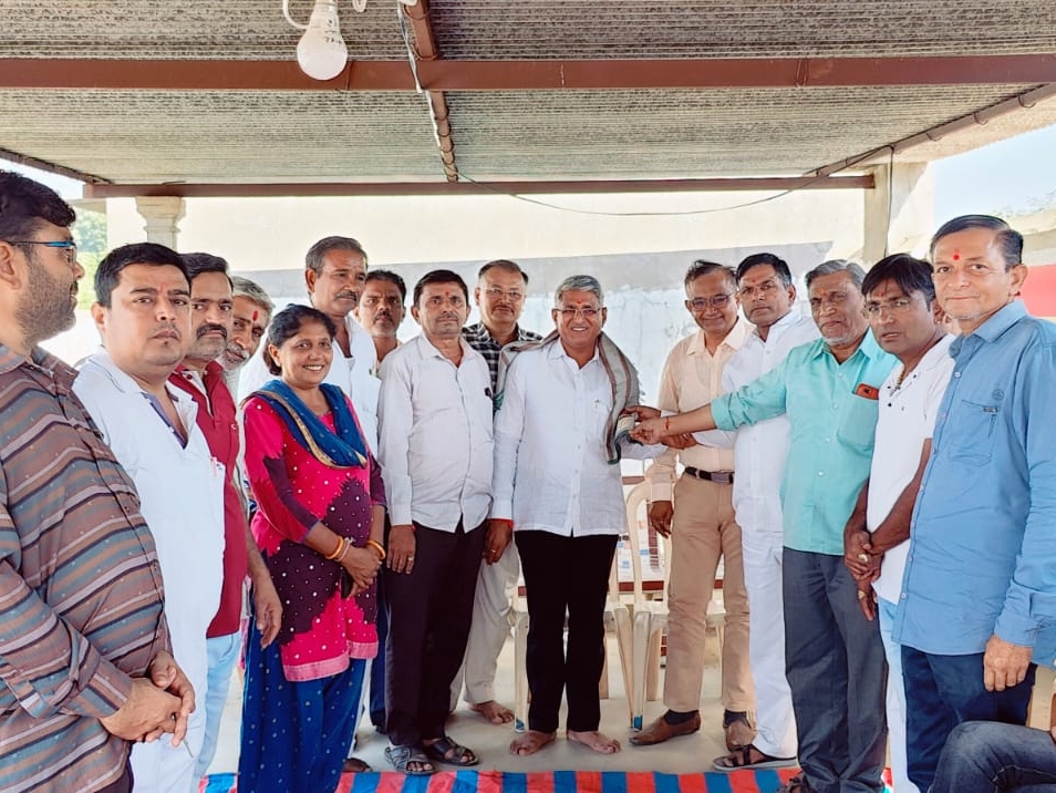 Banasbank director Shailesh Patel inaugurated the prayer hall at Soni ...