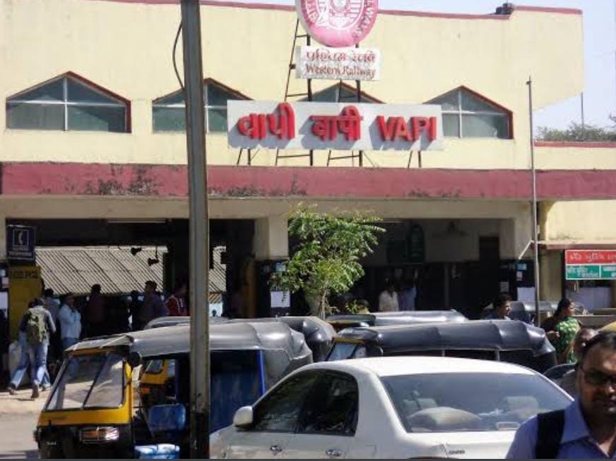 Announcement of stoppage of Vande Bharat train in Vapi, wave of happiness among passengers | નવા ...