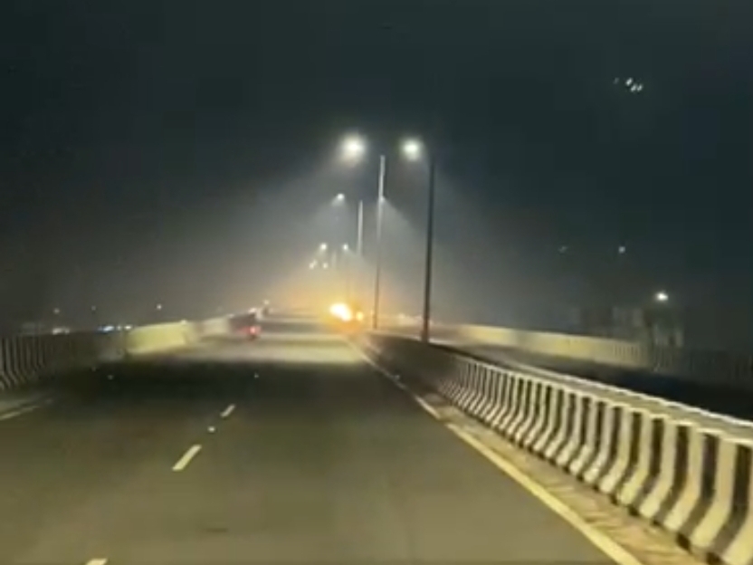 At last it was light on the elevated bridge in Disa; With the beginning ...