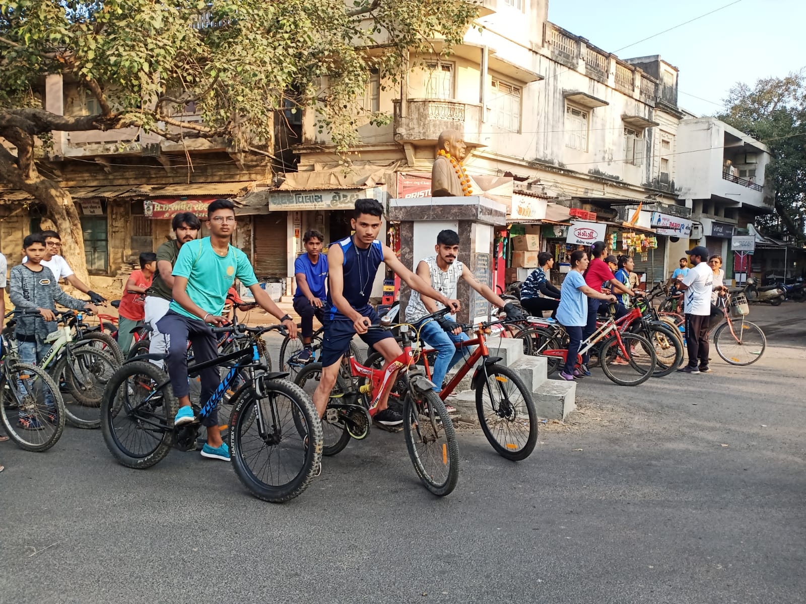 A bicycle rally was held in Porbandar as part of Unity Week ...