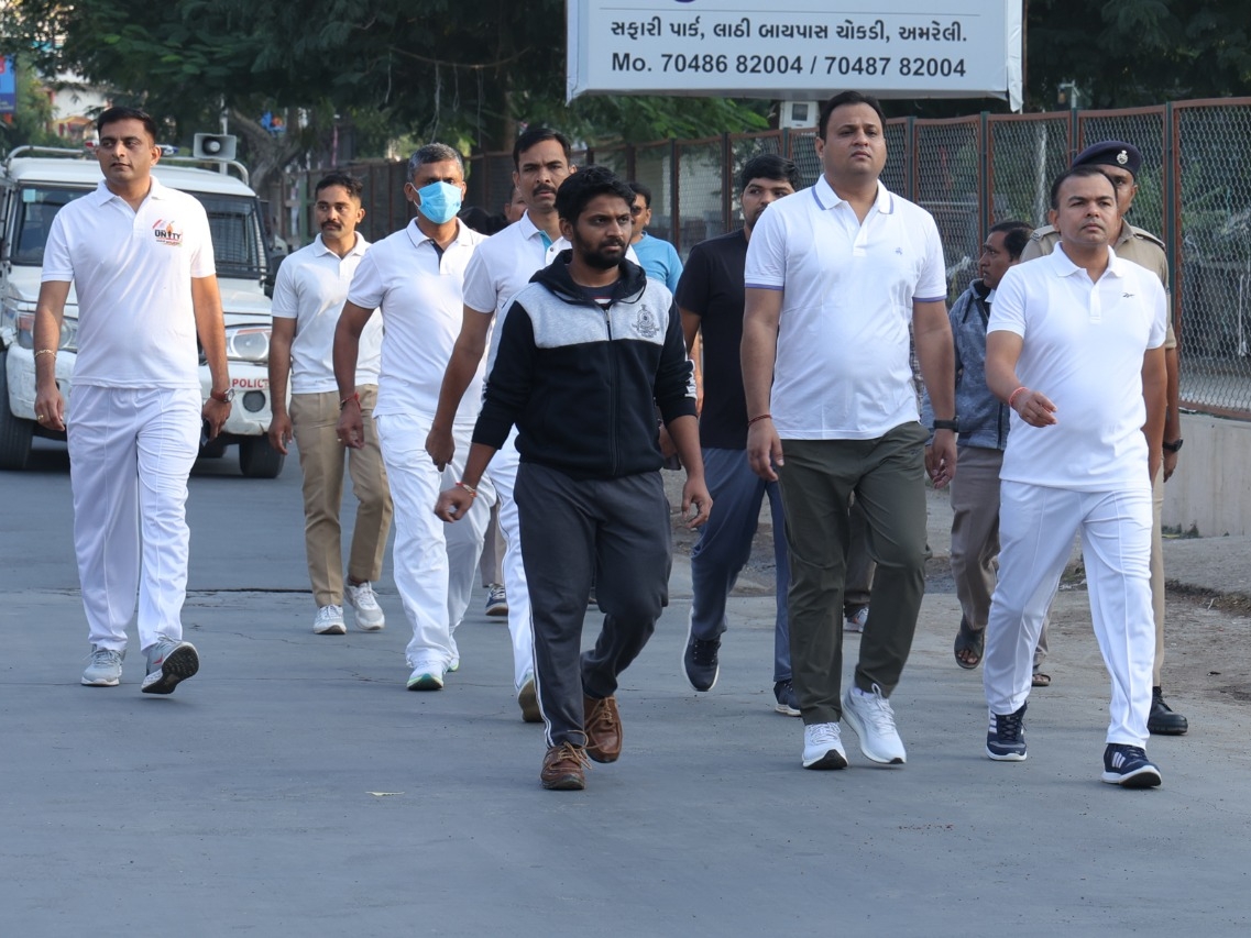 'Ekta Run' held in Amreli on the occasion of Sardar Patel's birth anniversary with a message of ...