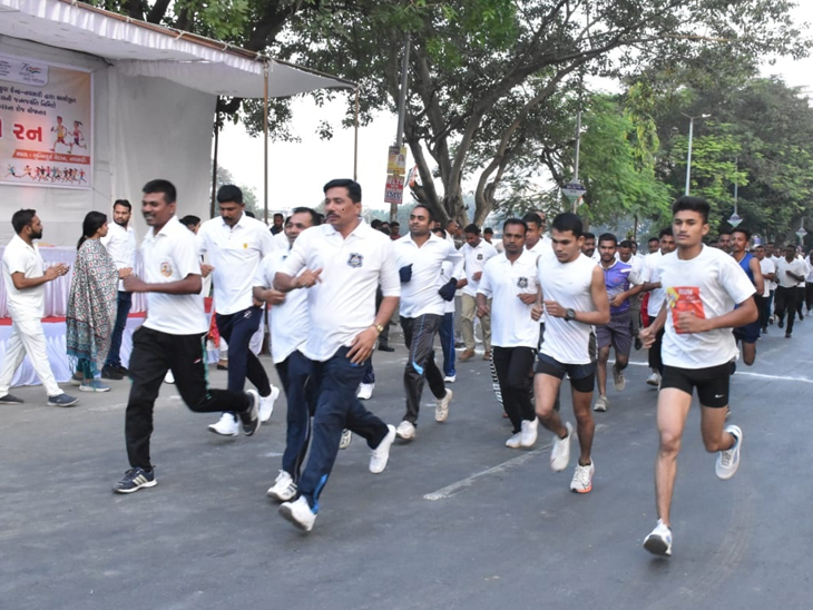 People ran for awareness of national unity in Navsari | રન ફોર યુનિટી ...