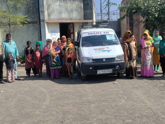 Voters were awakened to vote by “Avsar Rath” at Kalavad assembly seat ...