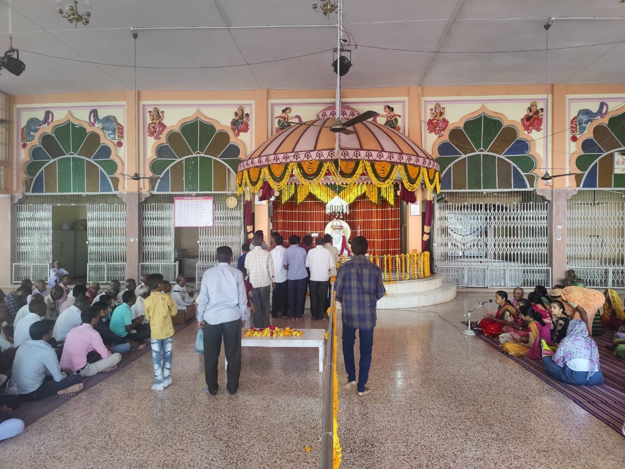 Annakoot darshan was held at Brahmalin Bapu's temple in Halol; A large ...