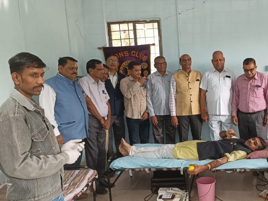 Blood donation camp for cancer patients at Halol GIDC Hall; 115 blood ...