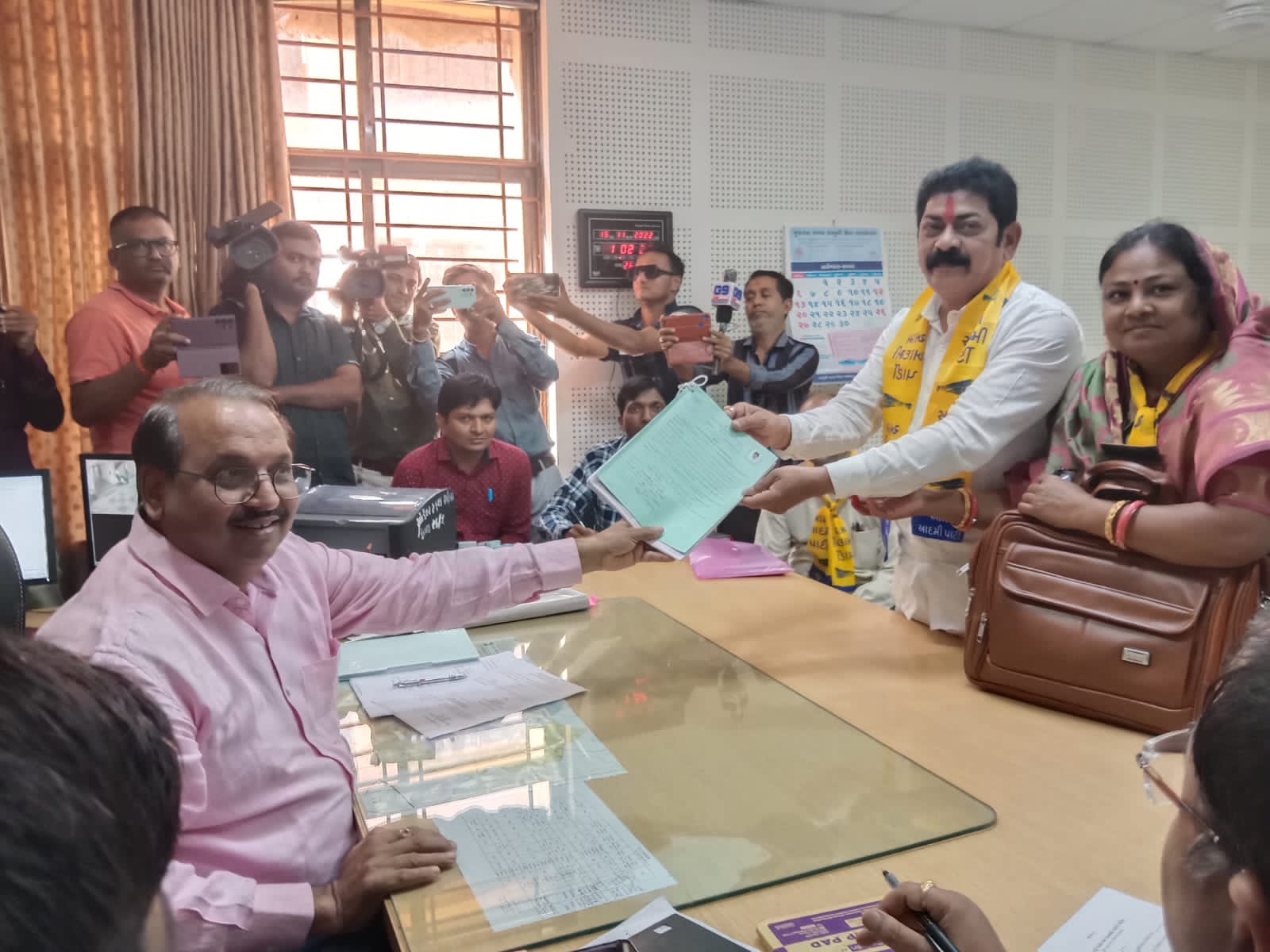 Takhatsinh Solanki from 'AAP' fills nomination form for Shehra seat ...