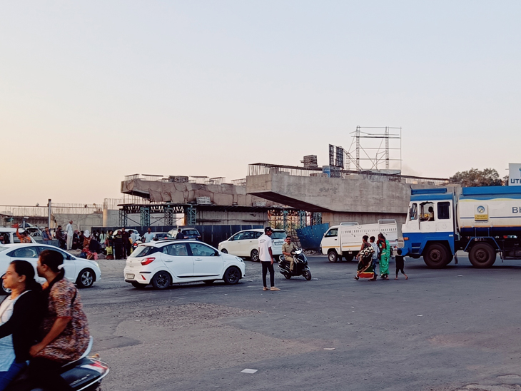 150 feet from Ring Road to Morbi Road will be closed at Madhapar Chowk ...