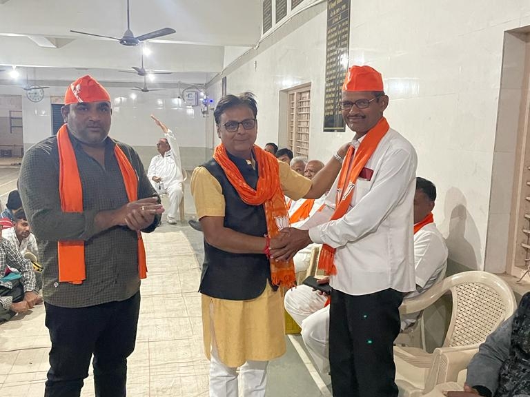 A Dalit Samaj leader from Eklera, Manavdar rejoined the BJP within a ...