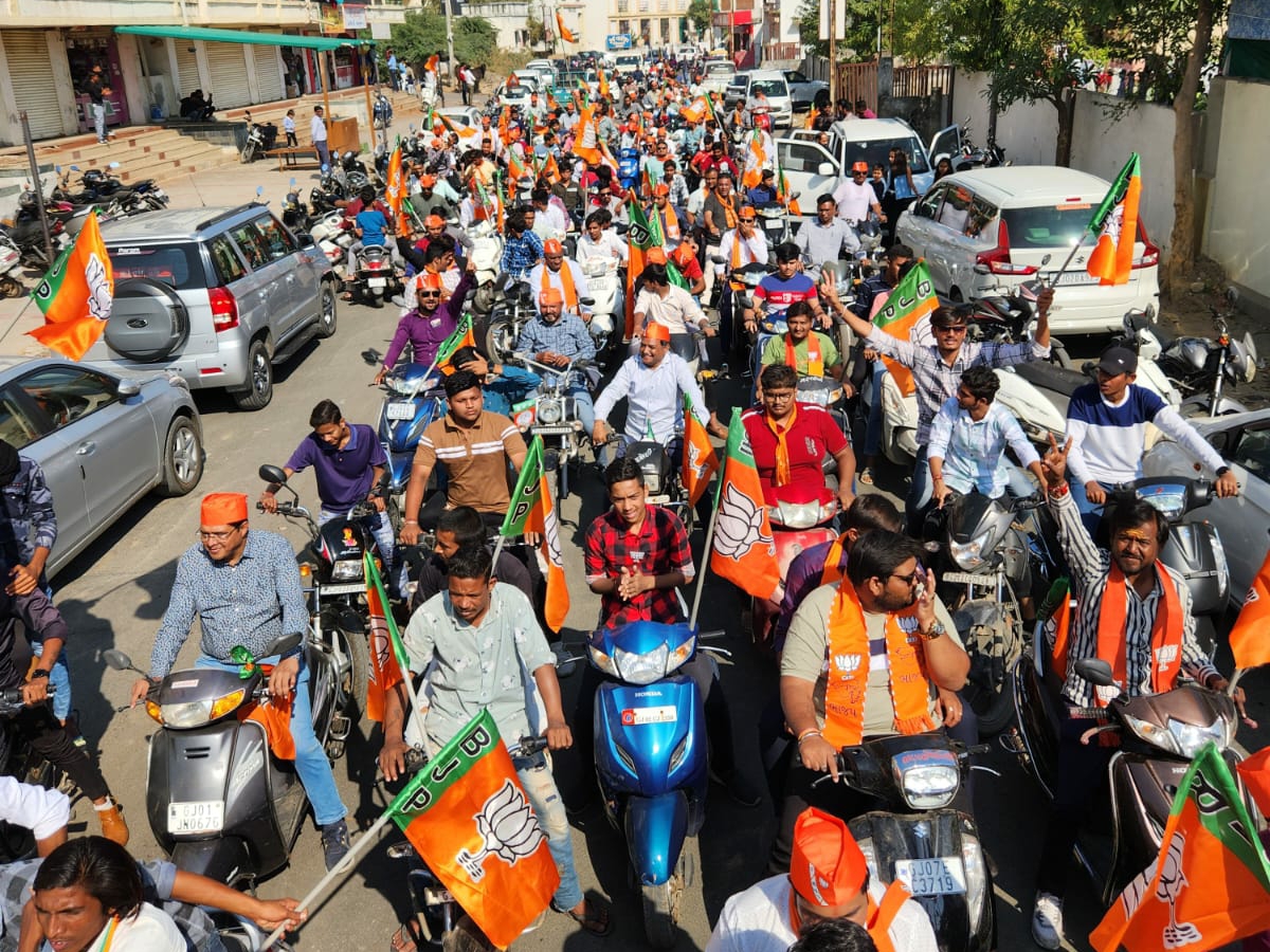 Vigorous campaigning started by BJP in Kadi city; Organized bike rally ...