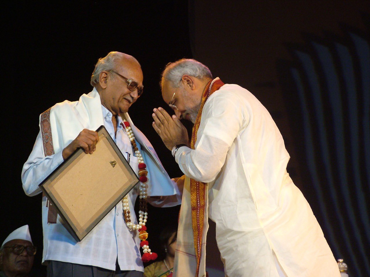 Guru Rasbihari Maniyar, who taught Narendra Modi in class 8, passes ...