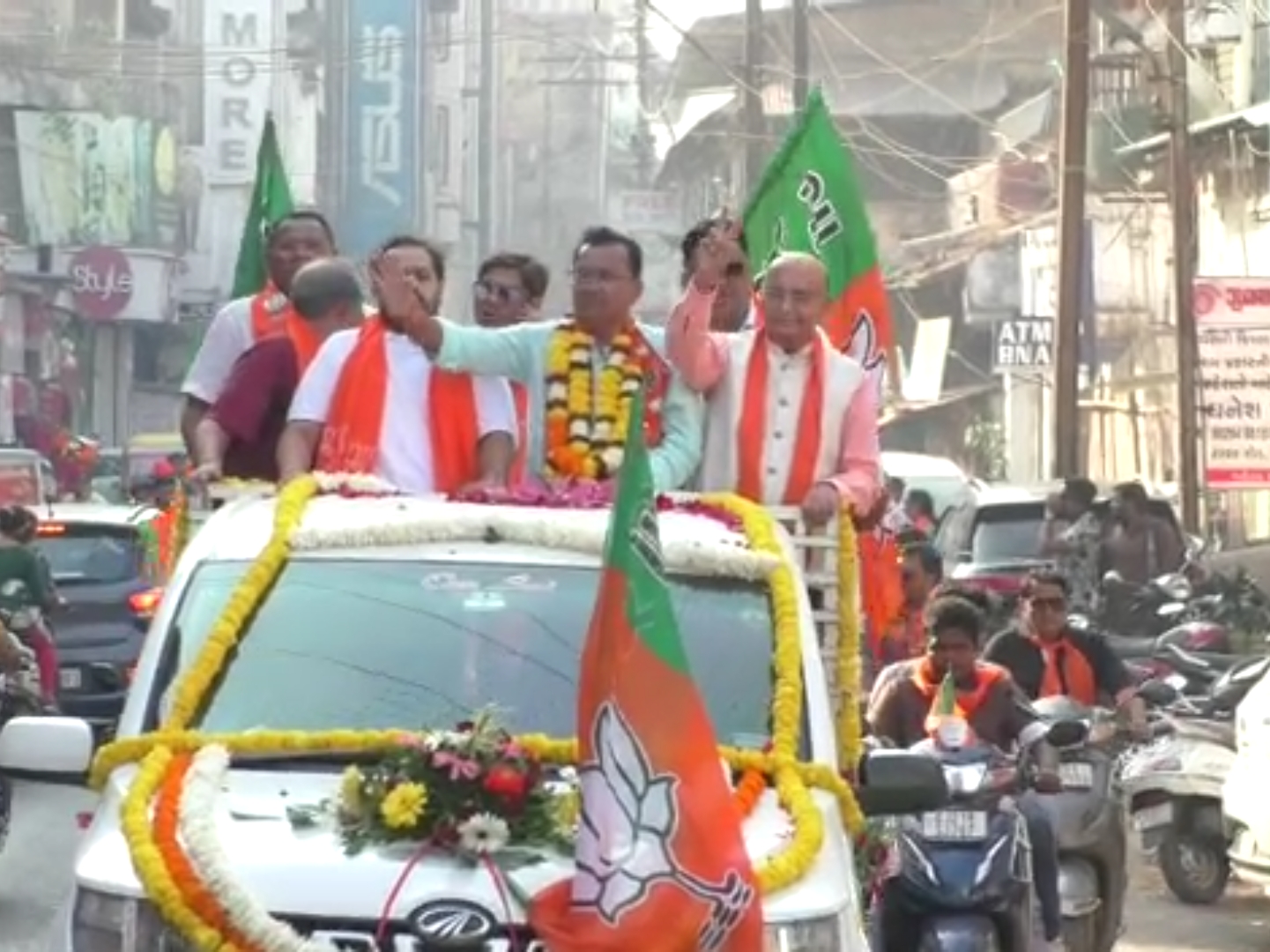 In Navsari, candidates from political parties held massive rallies with ...