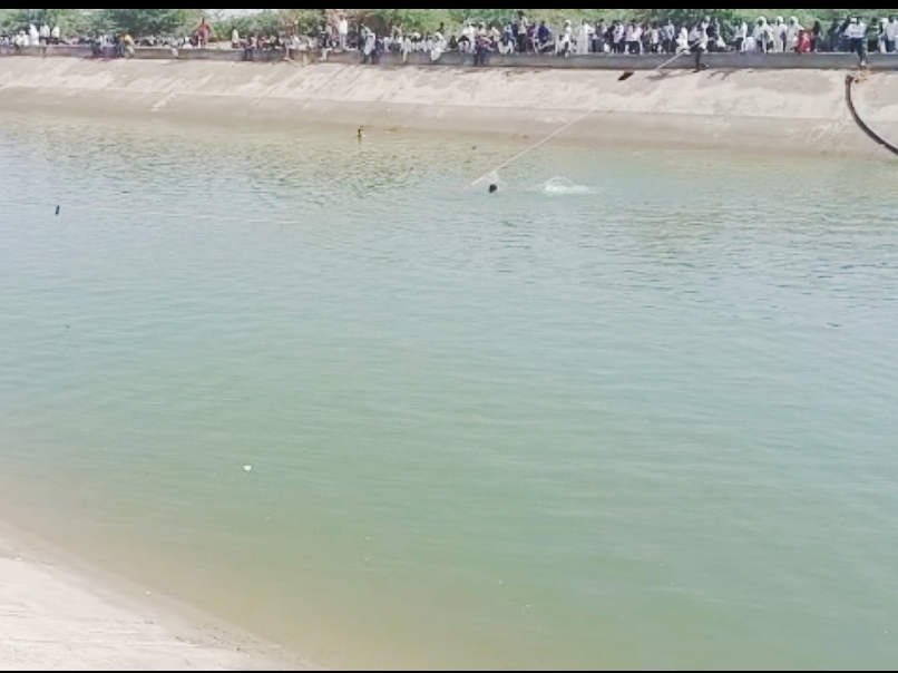 Two sisters slipped while drinking water in canal in Patanka of ...