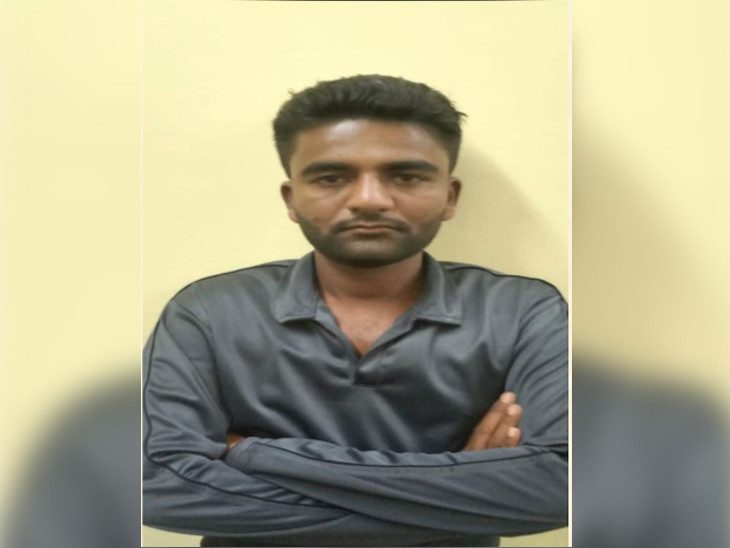 In Rajkot, Gathio Raffuchakkar took a 1 tola bangle from an old man ...