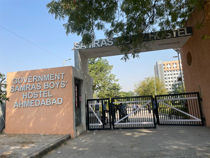 Such a poor condition of students? Look how you get food, even animals ...