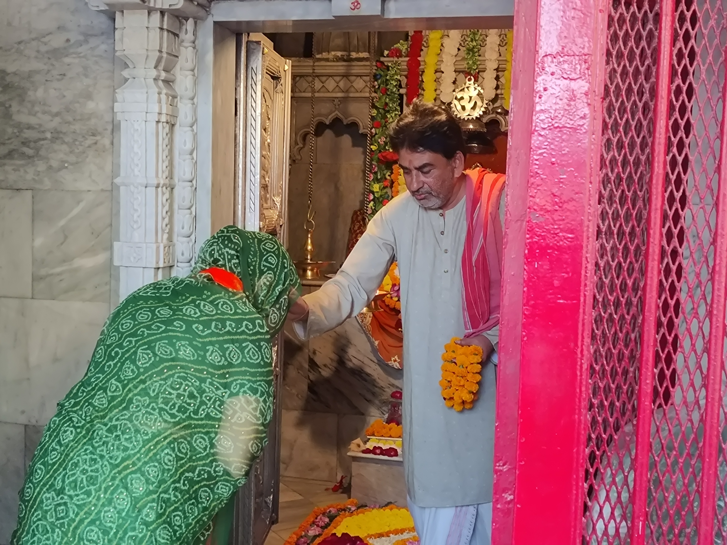 Gitaba Jadeja leading by around 20 thousand votes in Gondal seat ...