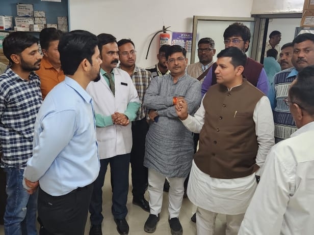 Pravin Mali paid a surprise visit to Disa Civil; He assured to hear the ...