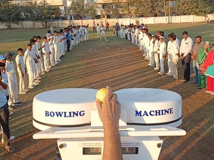 An automatic bowling machine that can bowl at a speed of 150 km was ...