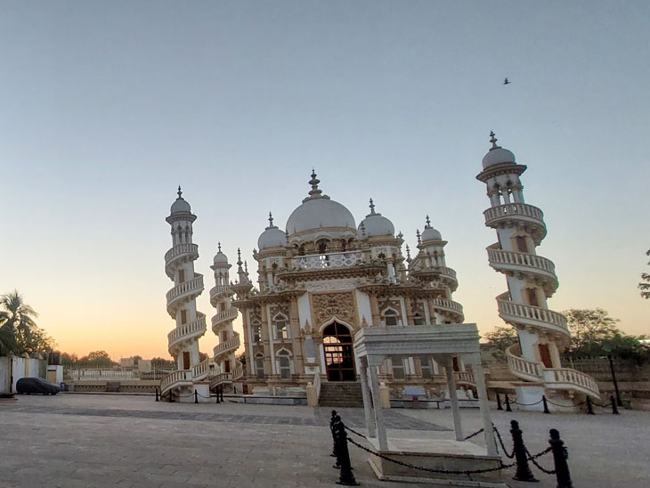 Majewdi, Patel Darwaza, Mahabat Maqbara work poor: Cons | આક્ષેપ ...