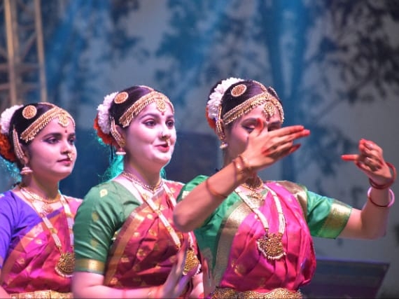 E-inaugurated by Bhupendra Patel; Aditya Gadhvi mesmerized the people ...