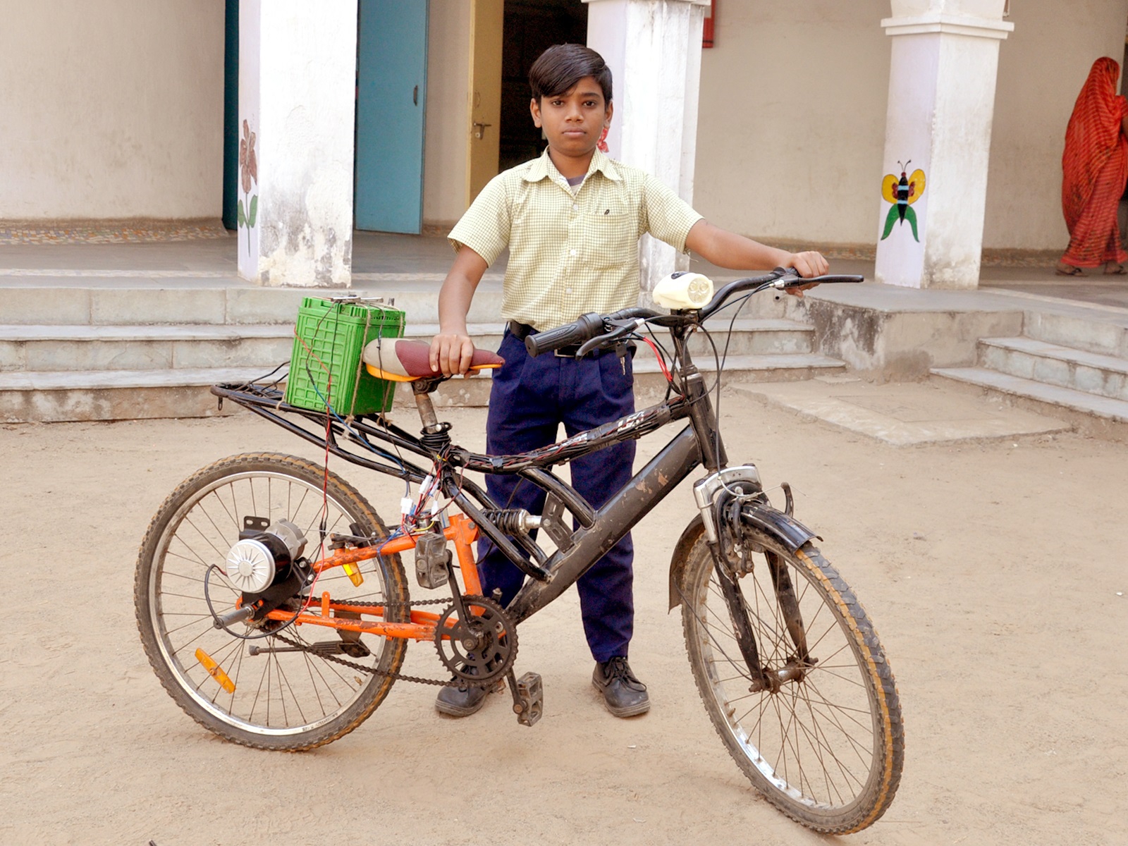 A student studying in class 7 made an electric bicycle out of his Suj ...