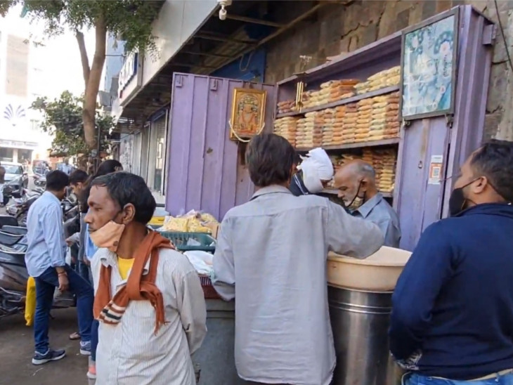 Ahmedabad Shashi Chavanu, The same papaya mash on Chawana over the ...