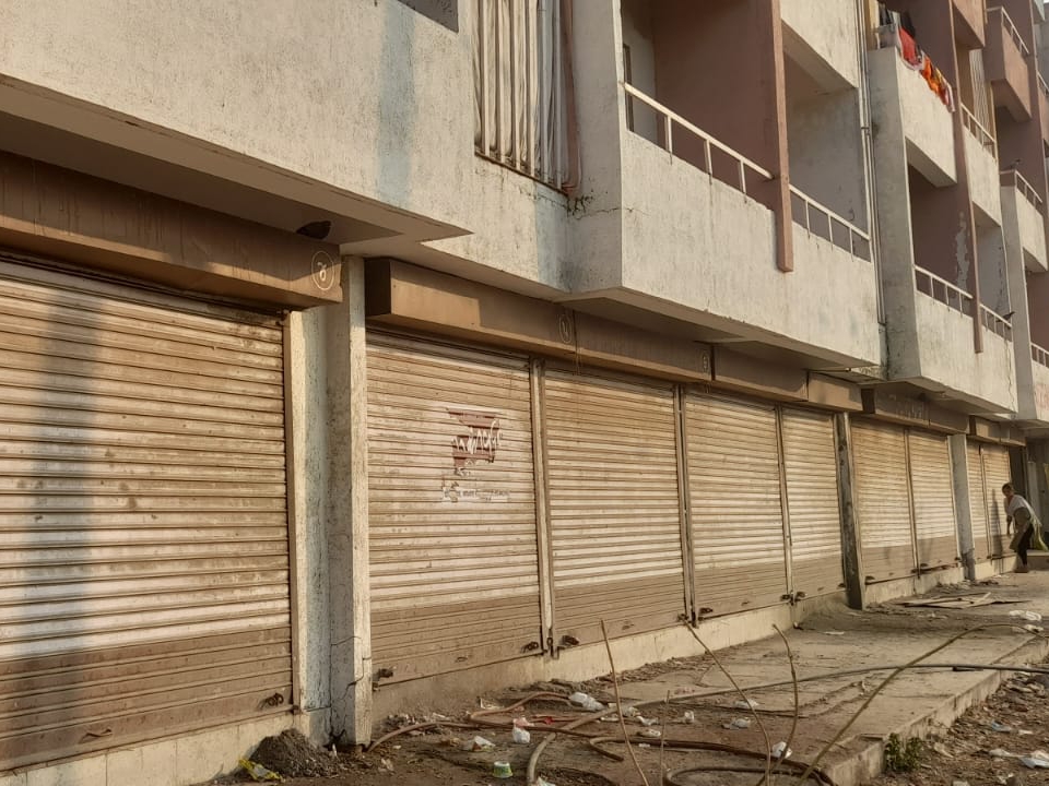 બોટાદ ફાયર વિભાગ દ્વારા ફાયર સેફ્ટીના અભાવે કાર્યવાહી; આદેશ્વરધામની 11 ...