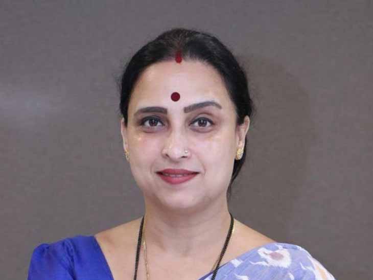 Filed a complaint in Women's Commission against Chitra Vagh alias Javed ...