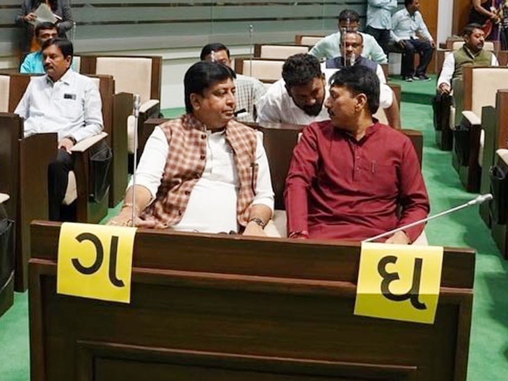 Congress declared Amit Chavda as the leader of opposition and Shailesh ...