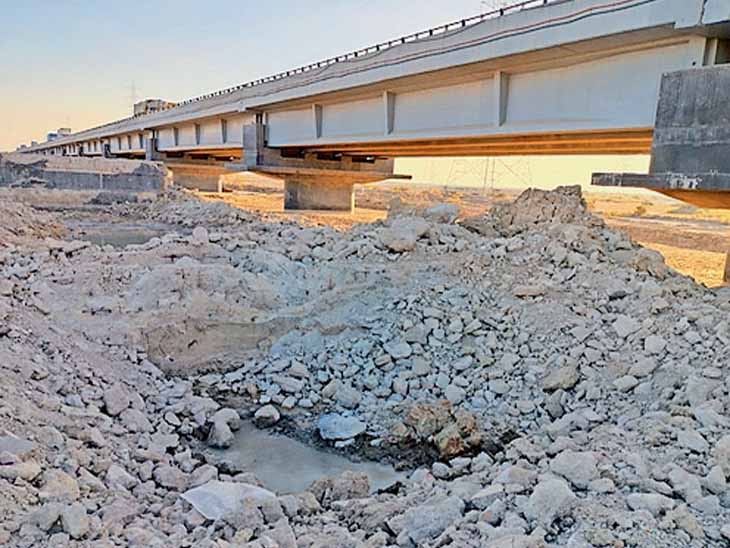 Surajbari bridge and bay which is the gateway to Kutch, if not properly ...