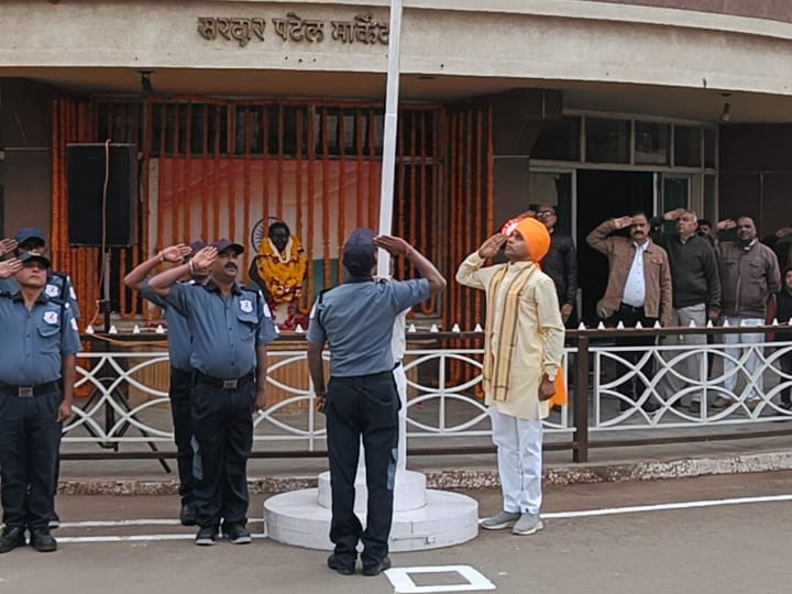 MLA from Dahod hoisted tricolor at APMC and Taluka Panchayat | ઝંડા ...
