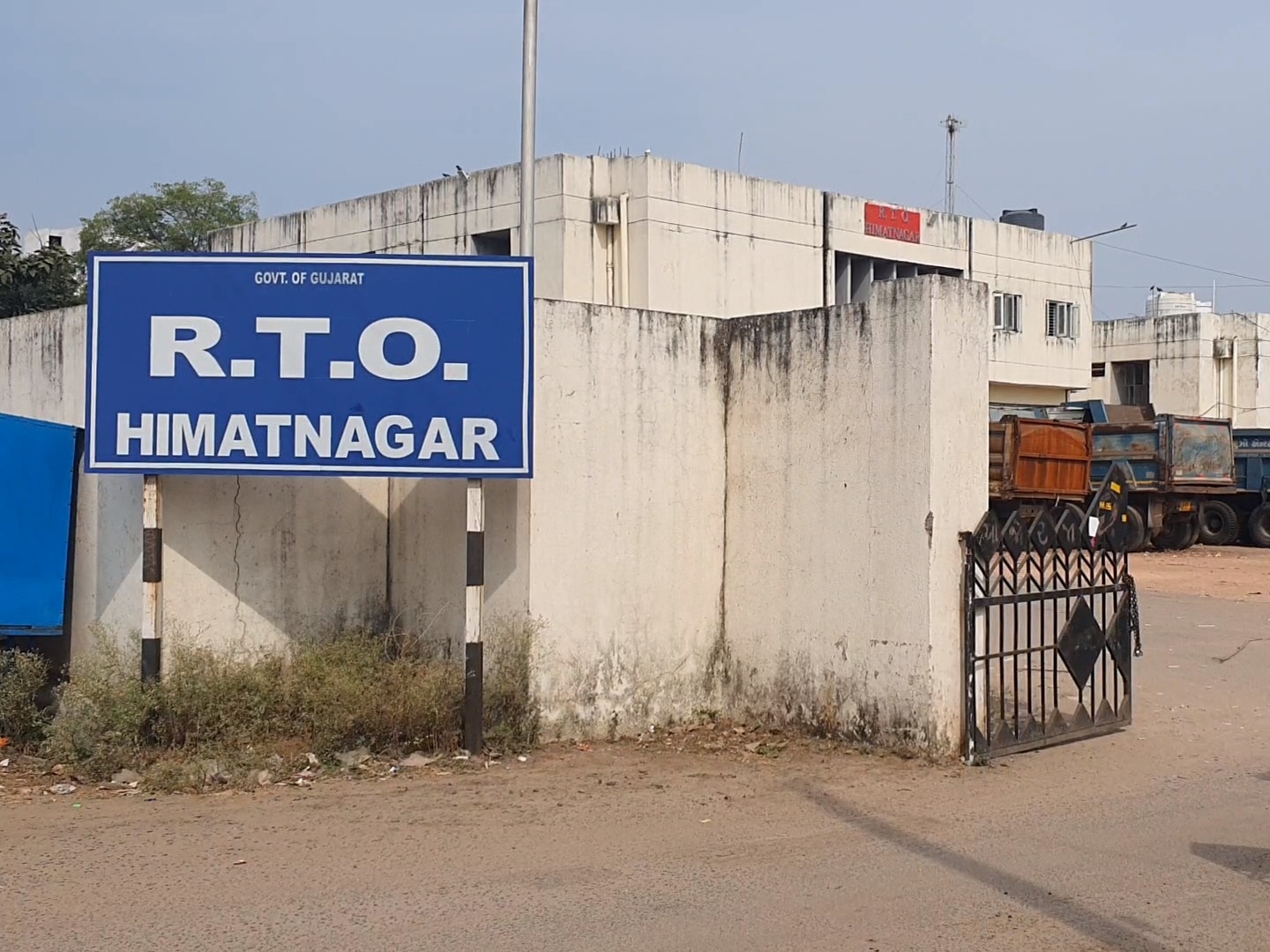 Police took strict action against 125 drivers who drove dangerous vehicles in Sabarkantha ...