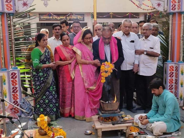 A grand celebration was held by the Gurjar Sutar caste in Khambhaliya ...