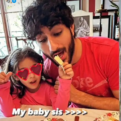 Taimur-Jehangir spotted with half-brother Ibrahim, Soha glimpses lunch ...