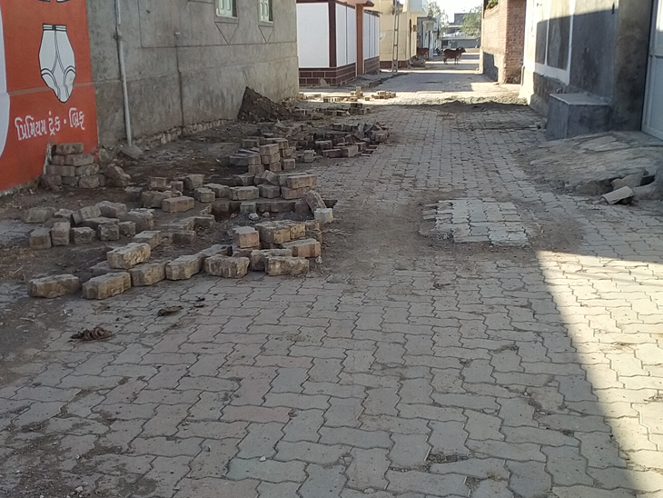 Gas pipeline laid in Damnagar but when will the pits be completed?