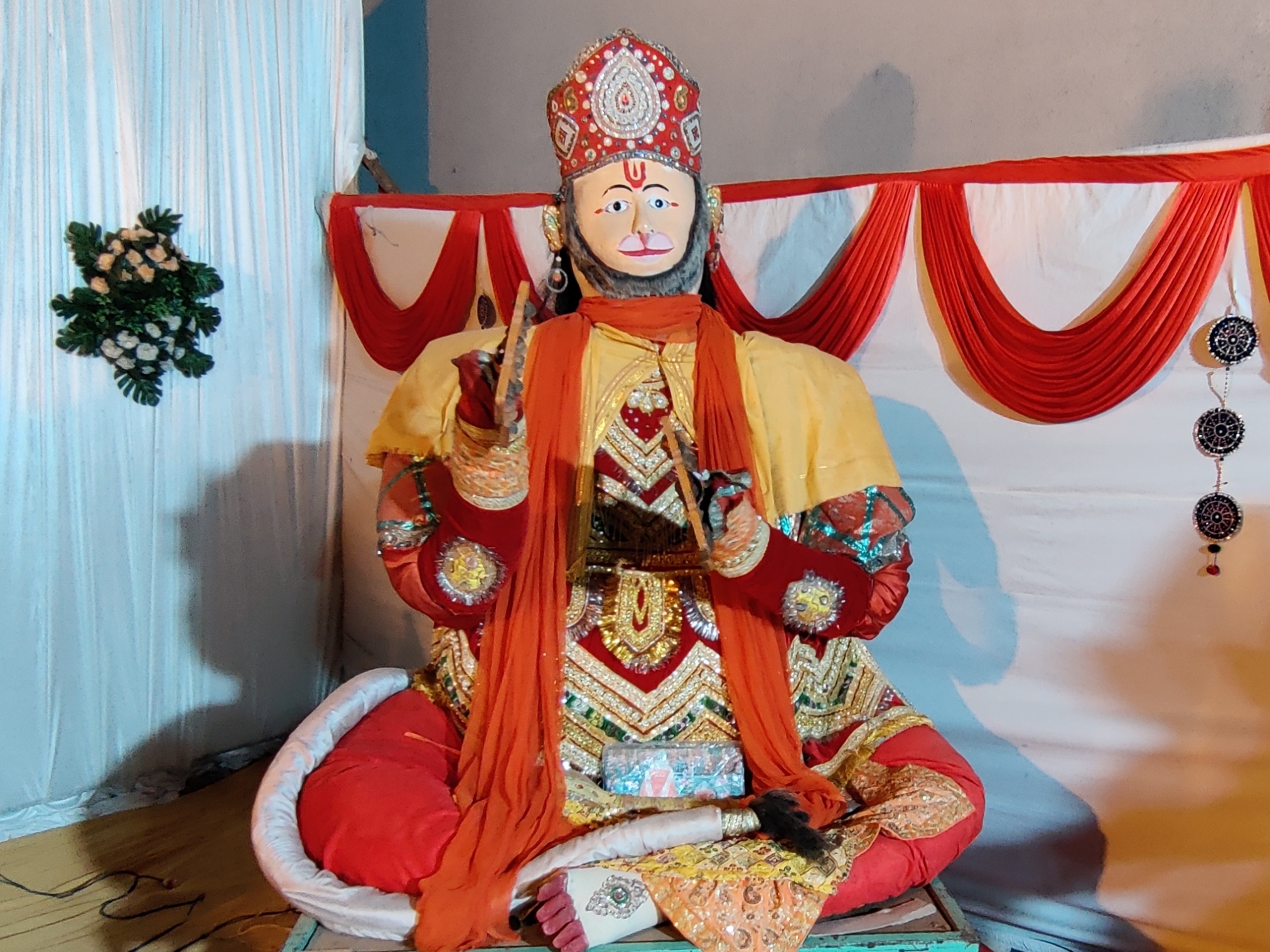 An 11 feet high and 2100 shripal Shivling was built in the gondal; A ...